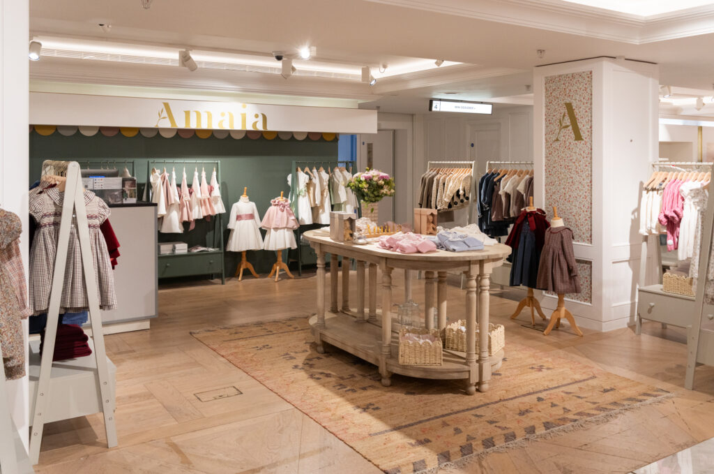 英国ロンドンの名門百貨店Harrods（ハロッズ） に店舗をオープン | Amaia Kids(アマイアキッズ)日本公式オンラインショップ